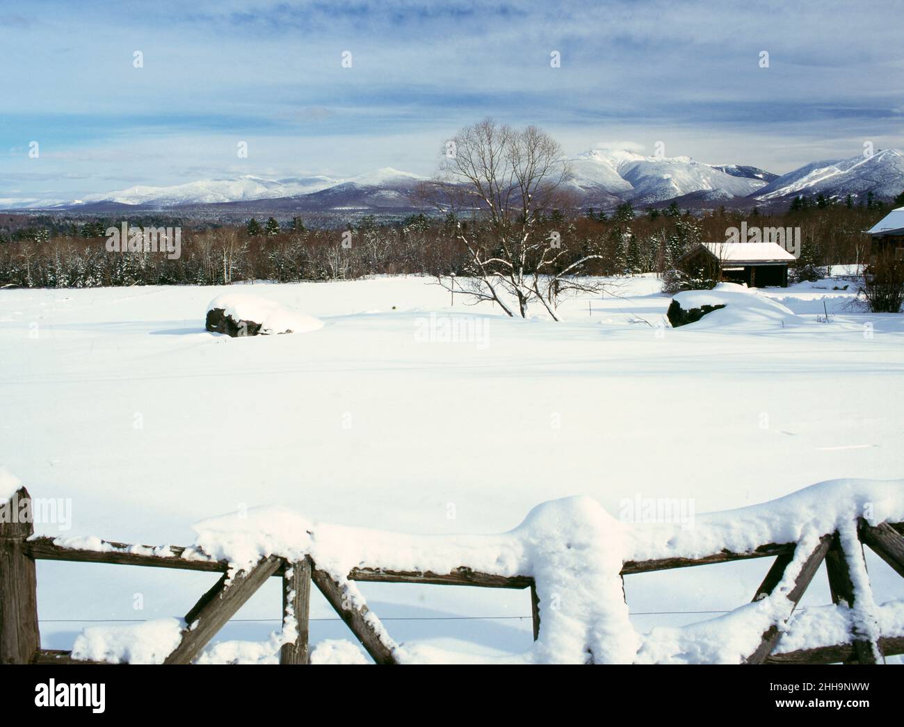 Snowfall in hampshire hi-res stock photography and images - Alamy