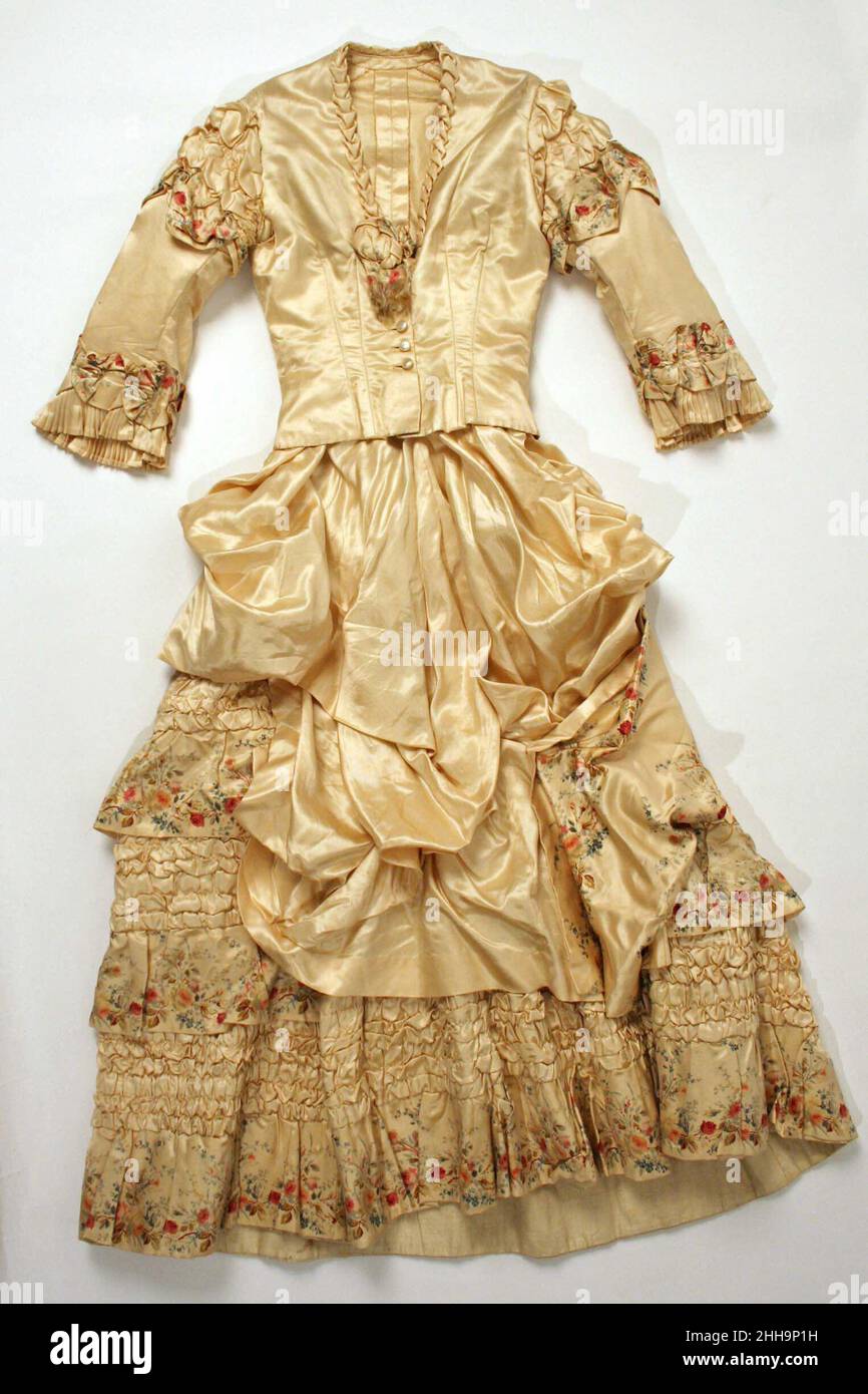 Dress 1882–83 American. Dress 103543 Stock Photo - Alamy