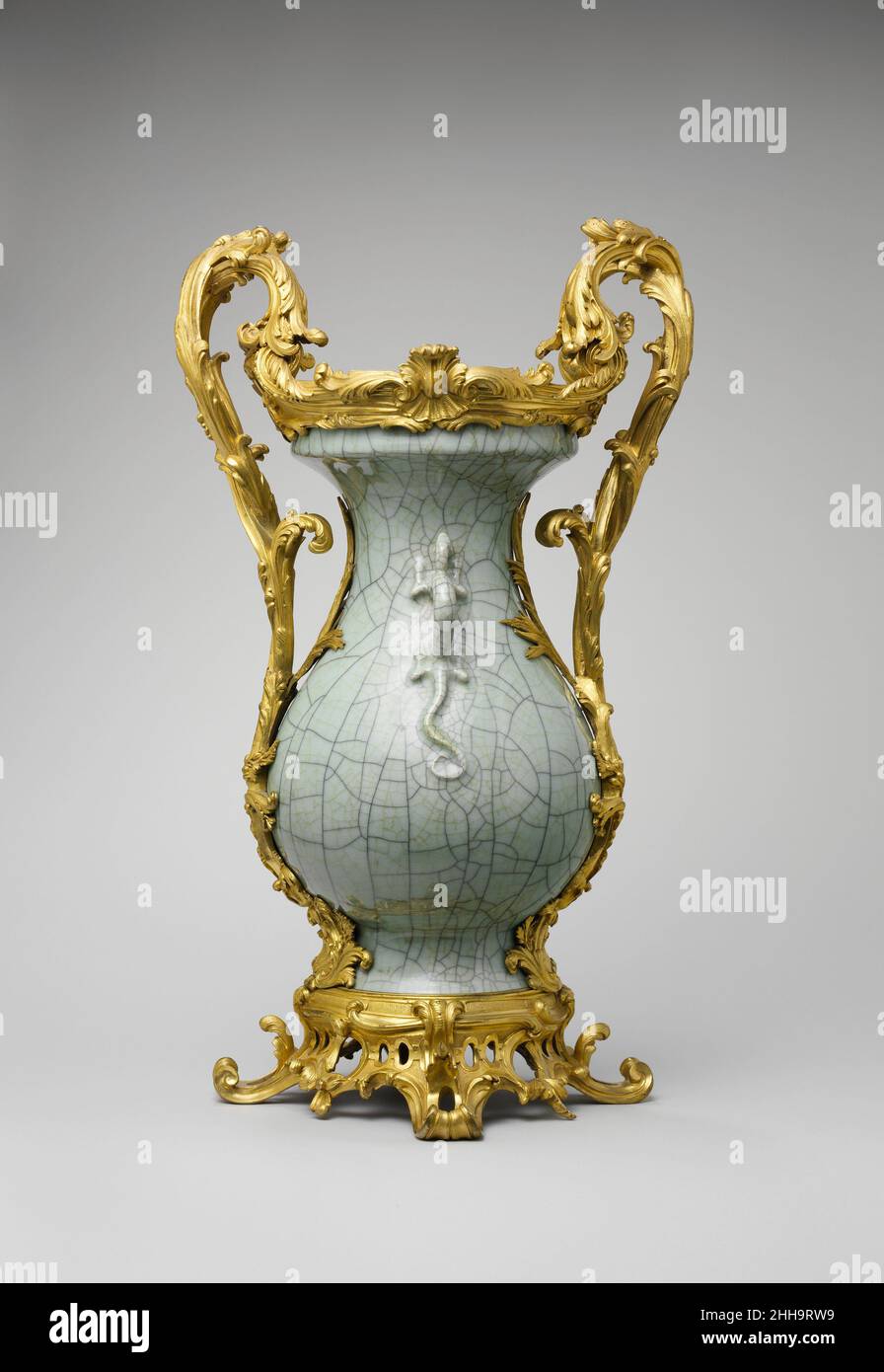 Porcelain early 18th century hi-res stock photography and images - Alamy
