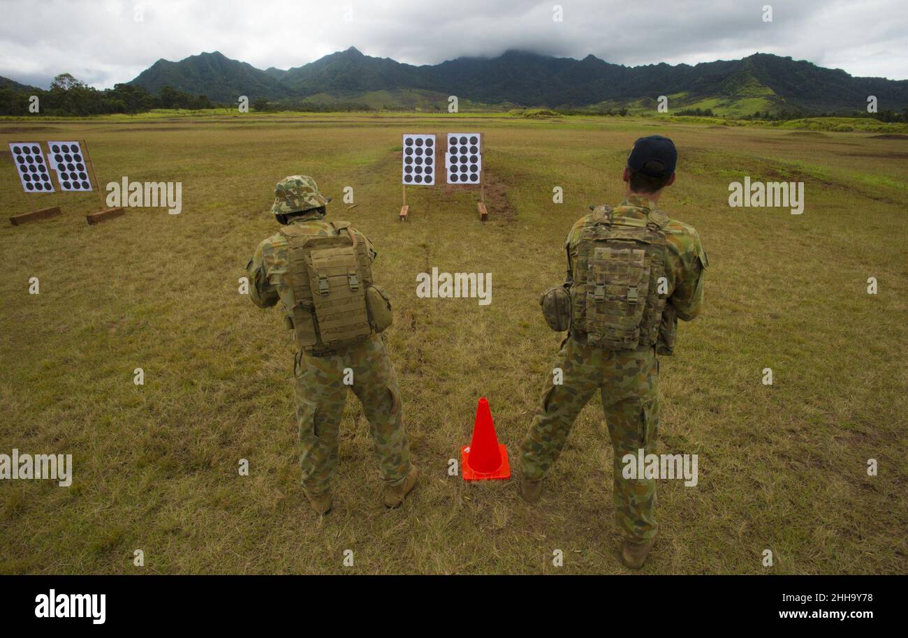Small arms marksmanship training, RIMPAC 2014 140707 Stock Photo - Alamy