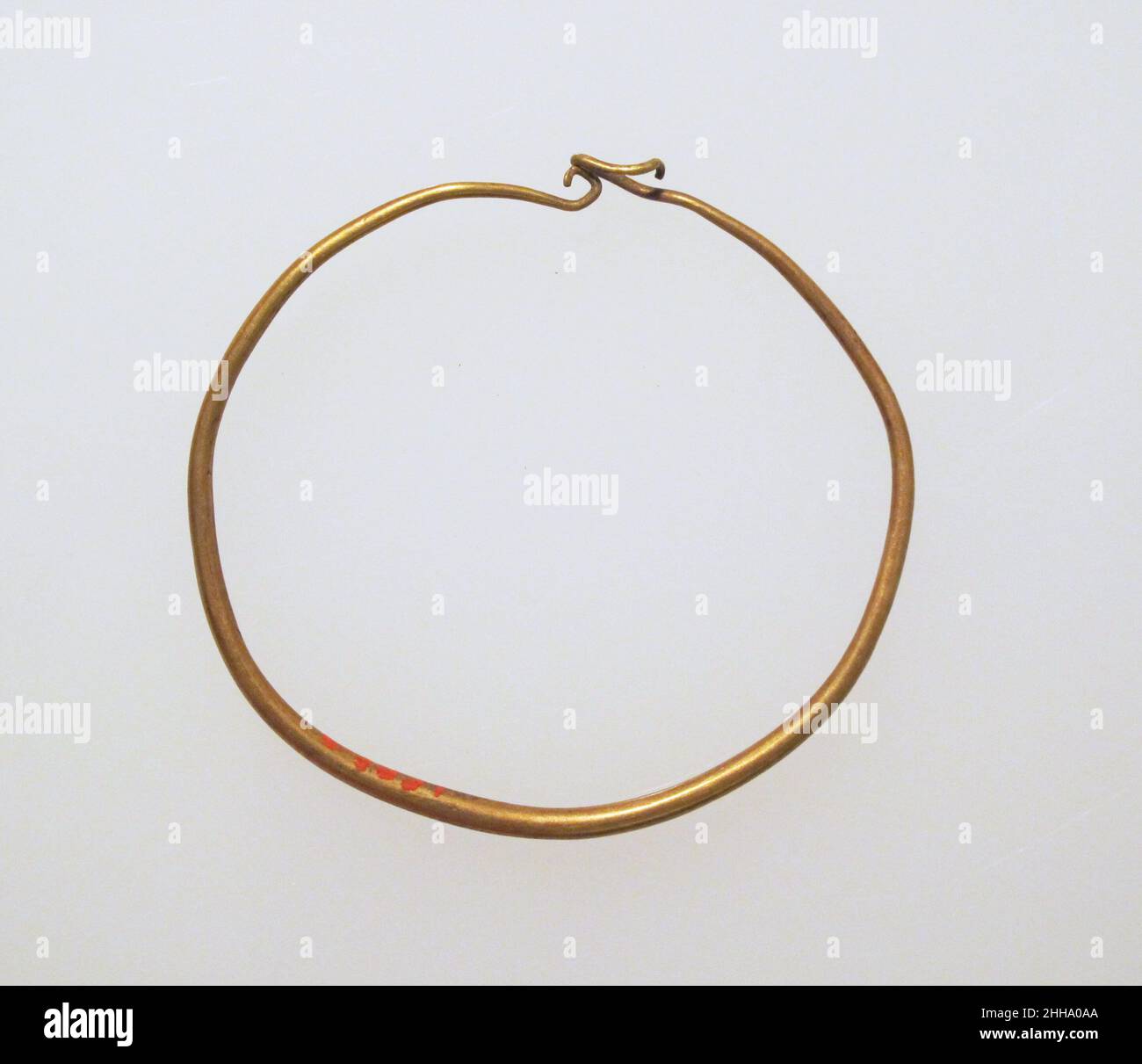 Plain loop hi-res stock photography and images - Alamy