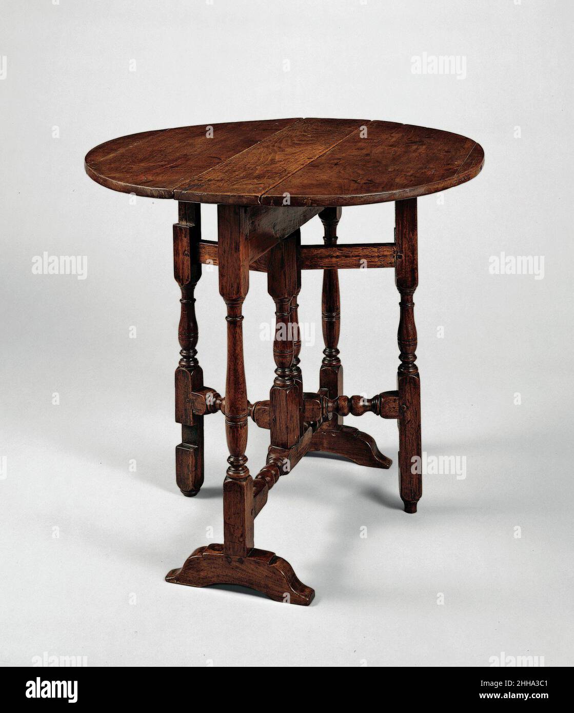 Gate leg table hi-res stock photography and images - Alamy