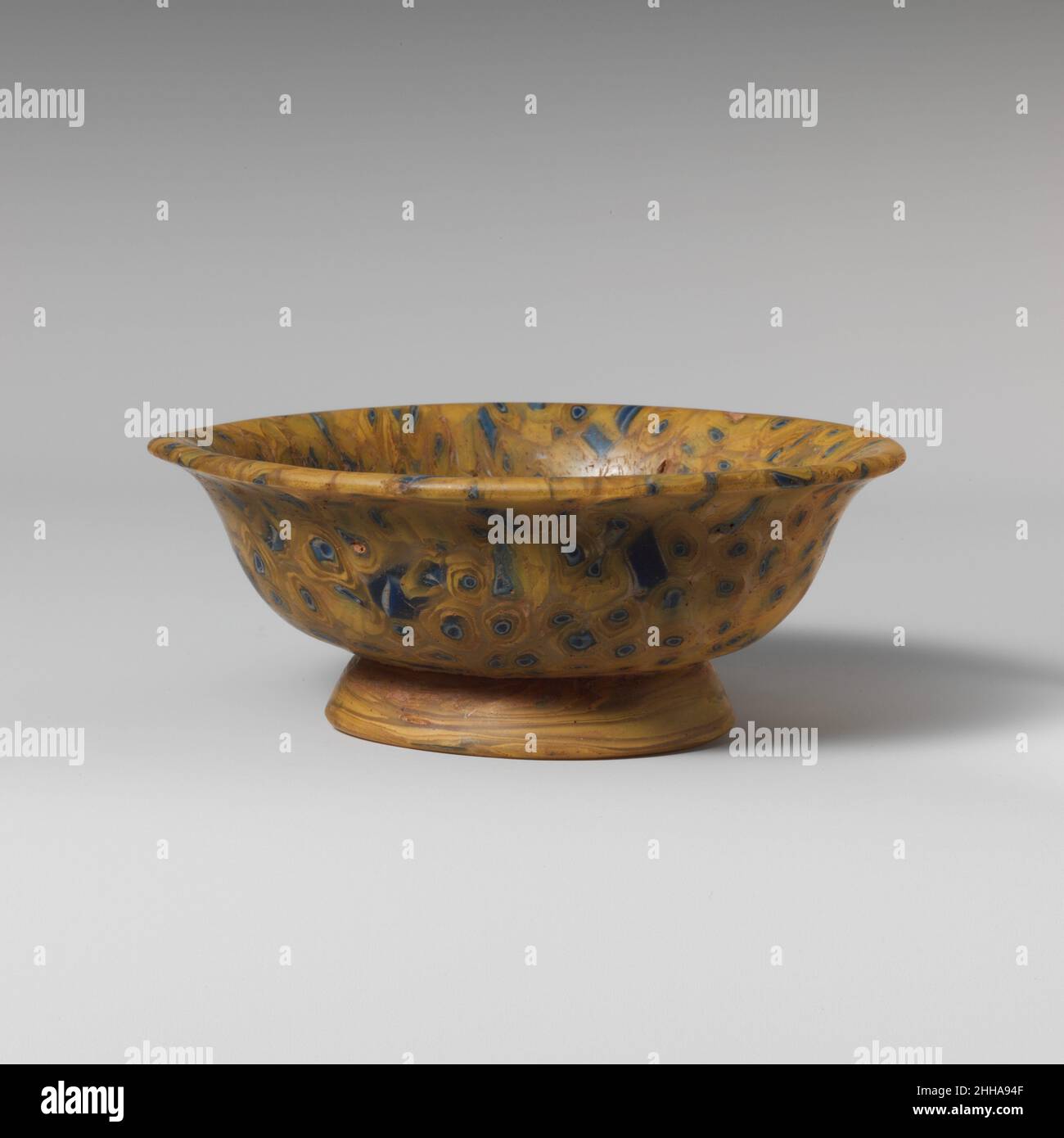 Beveled rim bowl hi-res stock photography and images - Alamy