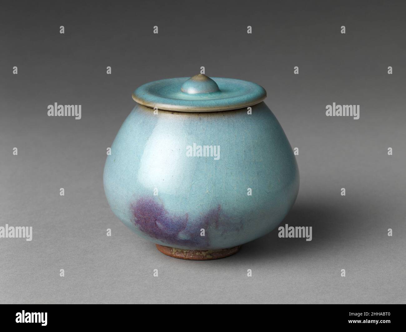 Stoneware with splashed glaze jun ware hi-res stock photography and ...