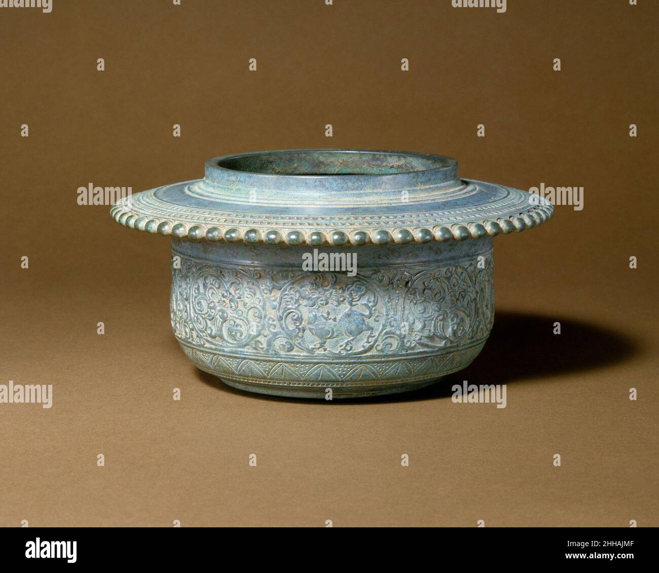 Ritual pouring vessel water hi-res stock photography and images - Alamy