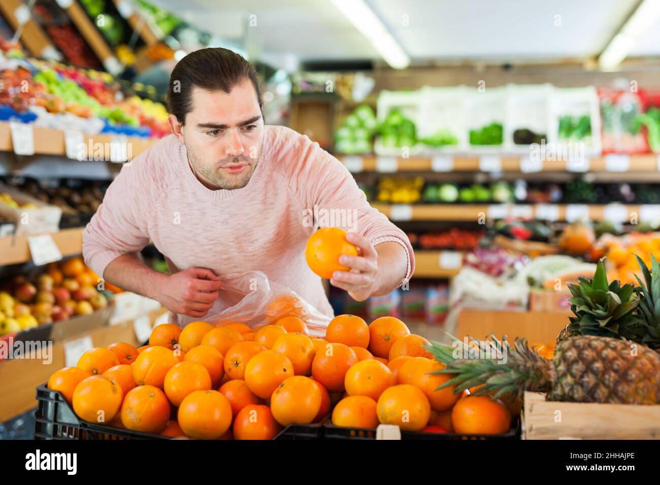 Man eating oranges hi-res stock photography and images - Alamy