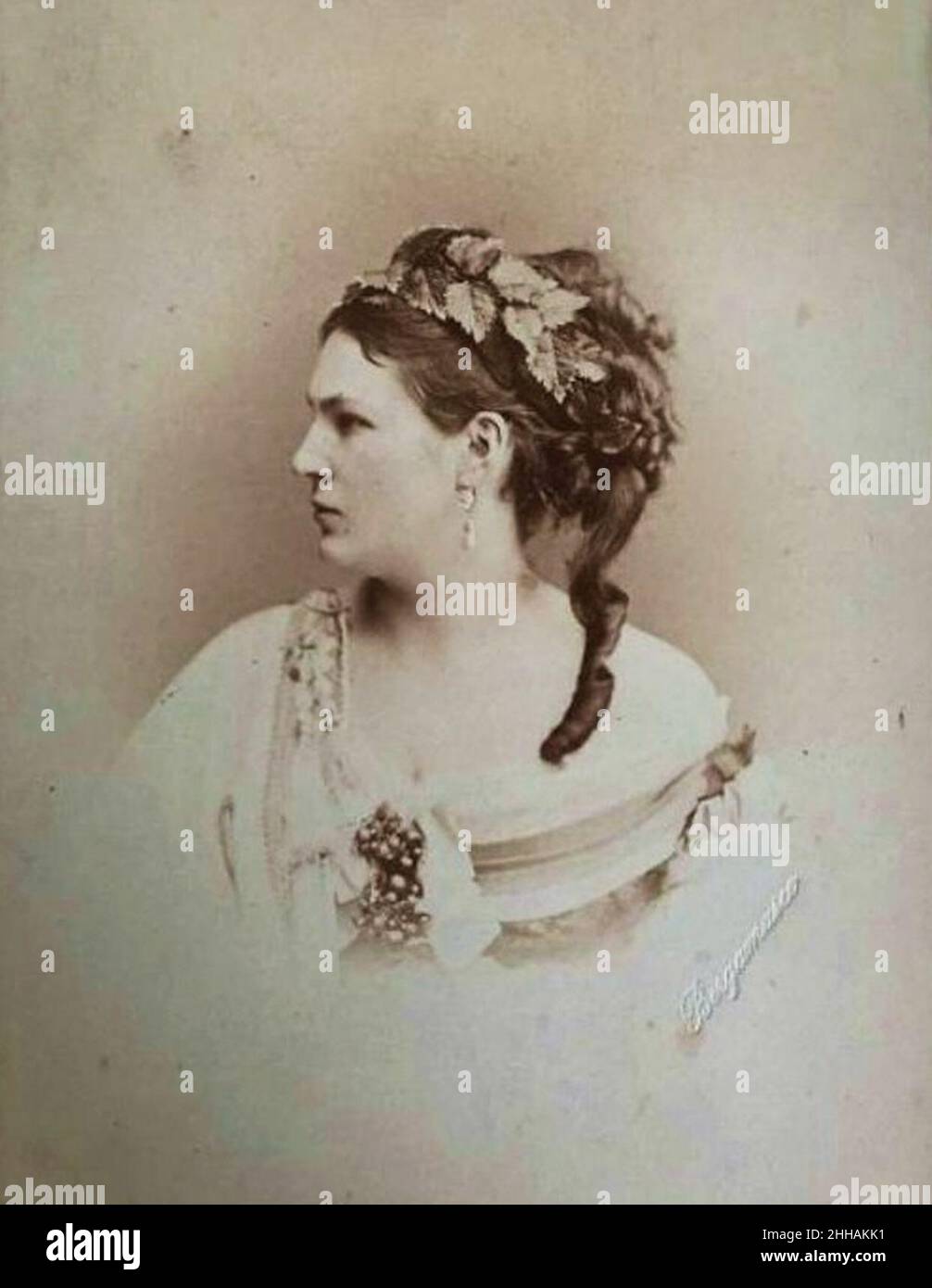 Shipova hi-res stock photography and images - Alamy