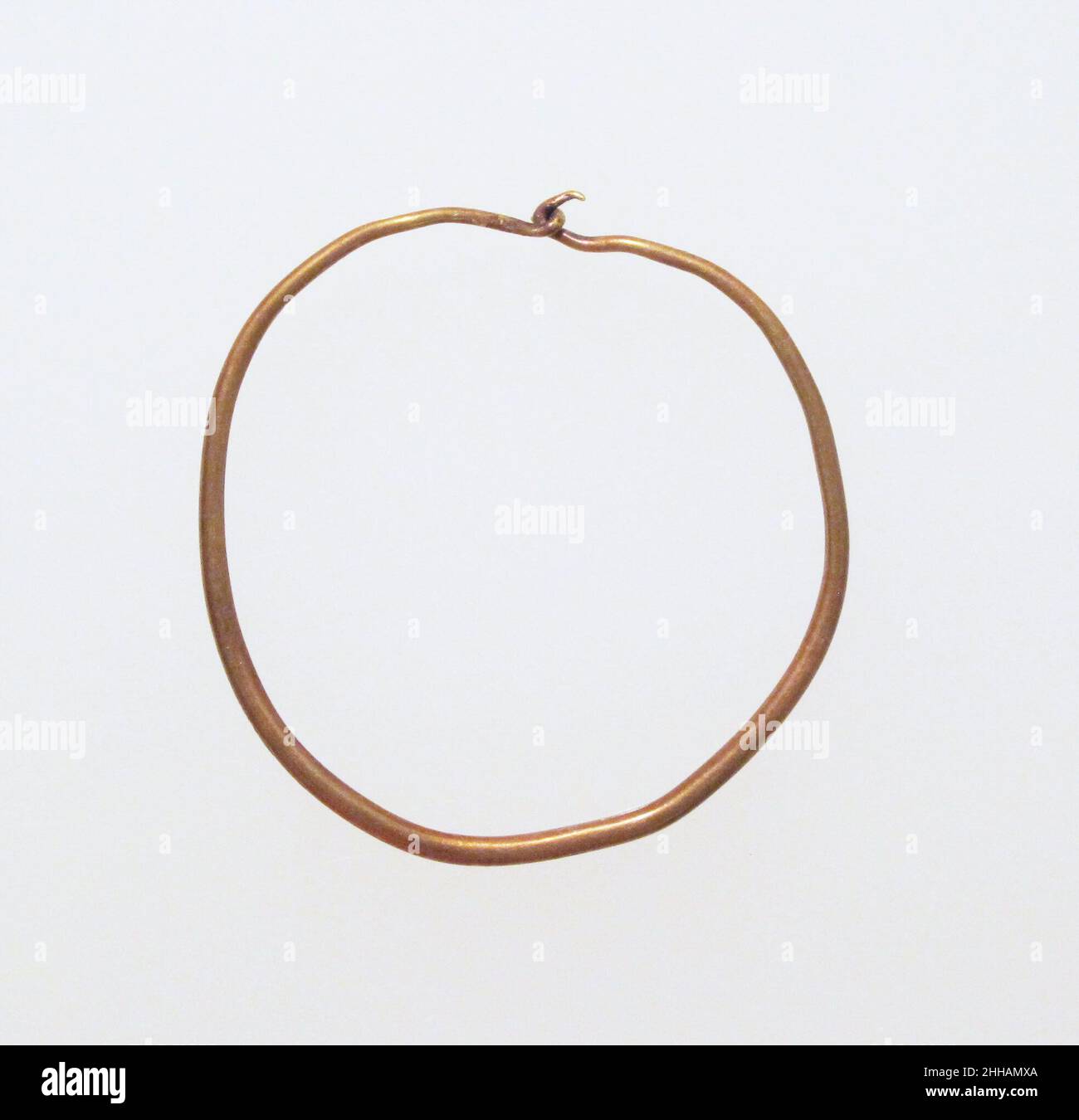 Earring loop type hi-res stock photography and images - Alamy