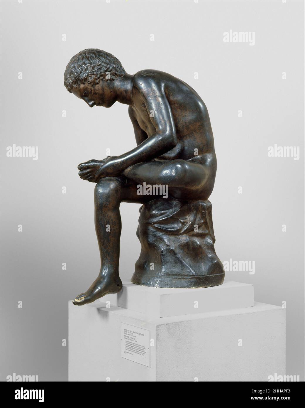 Spinario boy with thorn in foot hi-res stock photography and images - Alamy