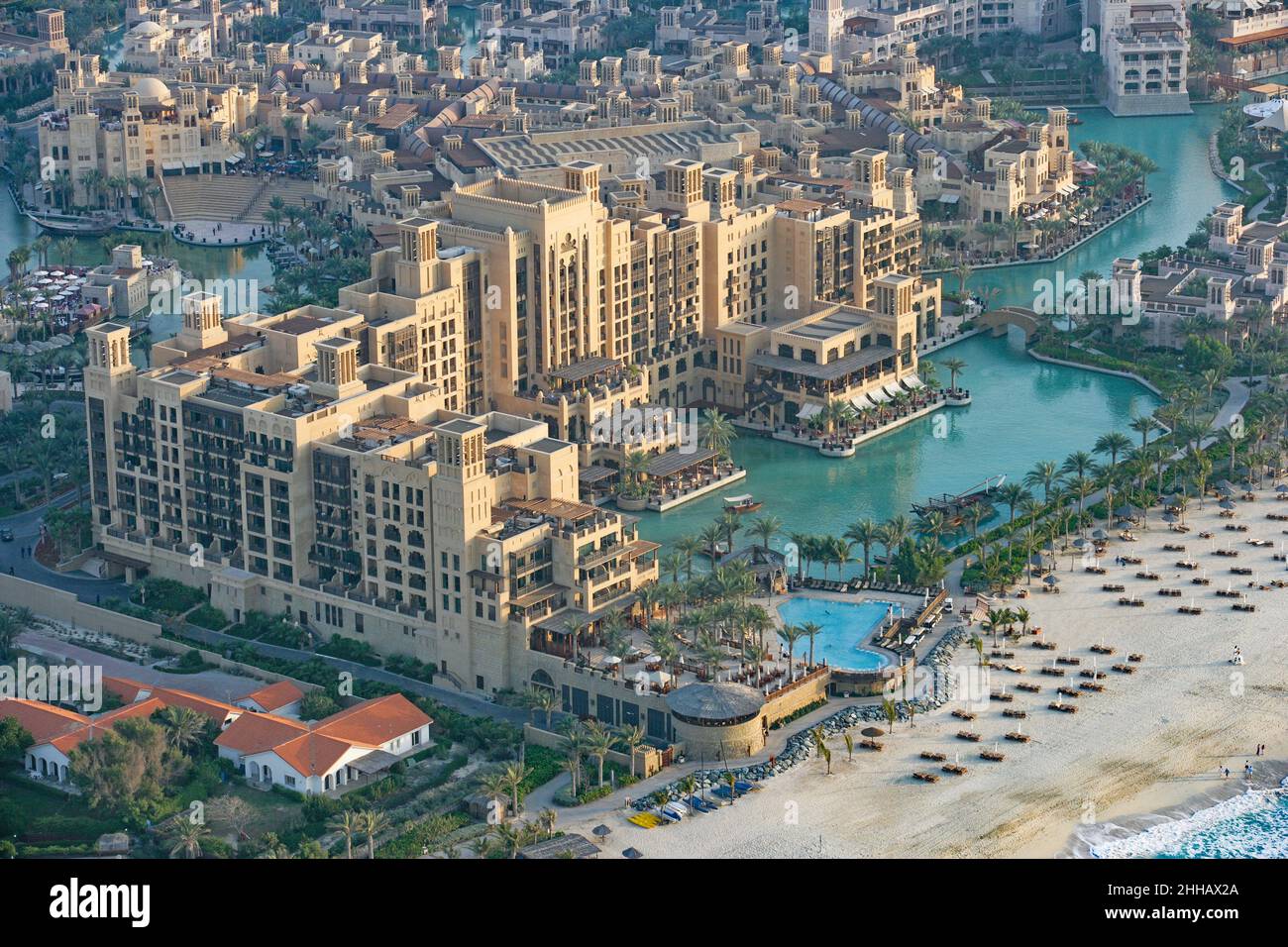 Aerial view madinat jumeirah dubai hi-res stock photography and images ...