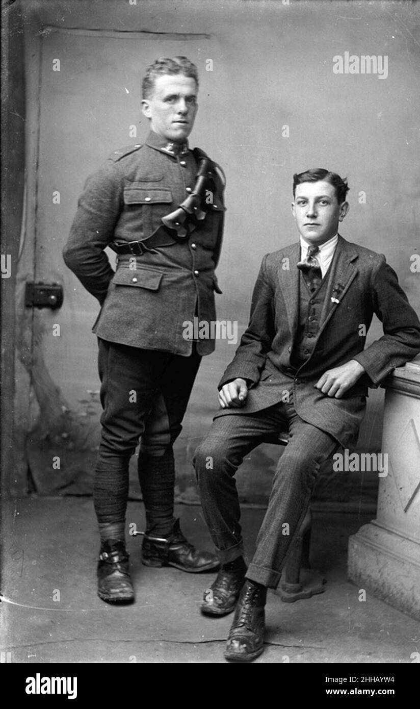 Soldier and civilian hi-res stock photography and images - Alamy