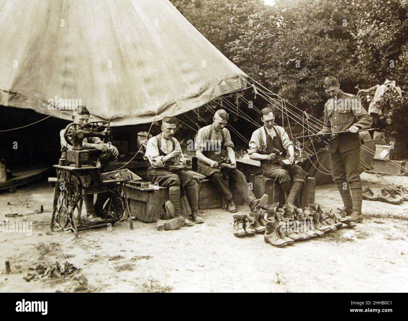 Soldier training of bootmakers at British training camp, 1917, WWI ...