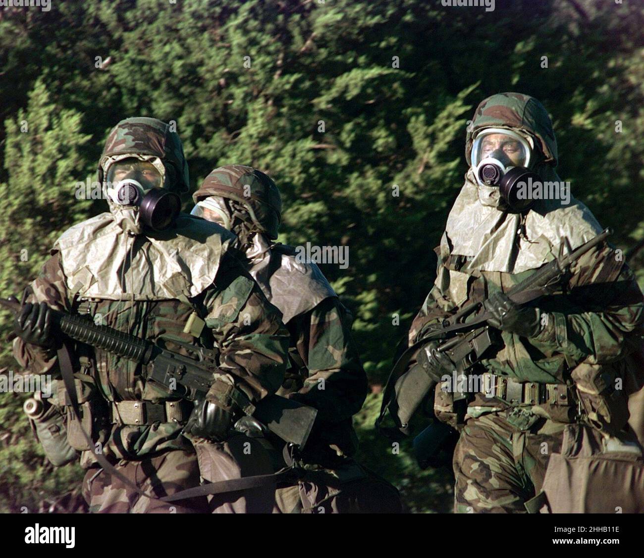 Soldiers at MOPP level 4 Stock Photo - Alamy
