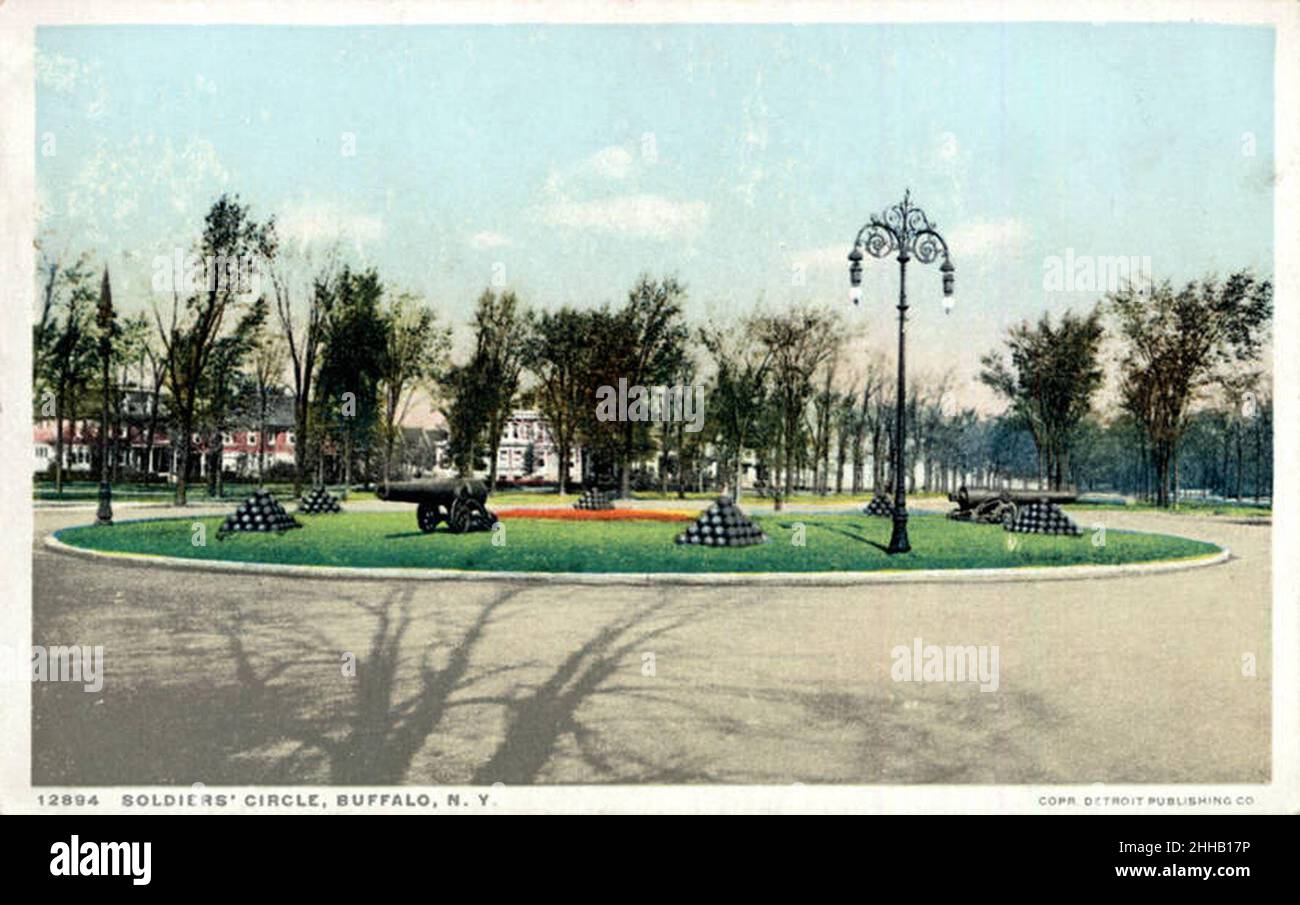 Soldiers circle hi-res stock photography and images - Alamy