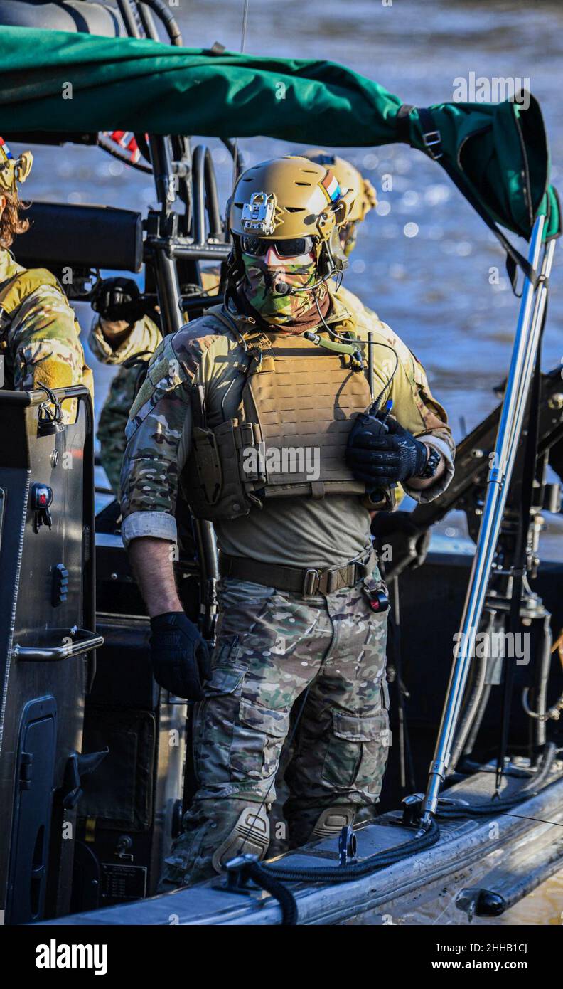 Soldiers from Royal Netherlands Army Train at NAVSCIATTS 01 Stock Photo ...