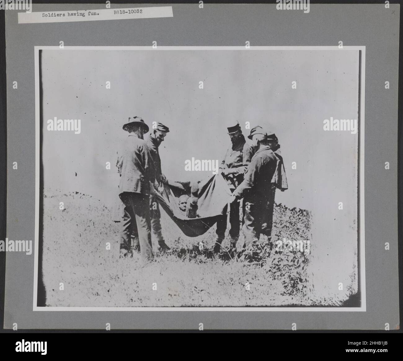 Soldiers having hi-res stock photography and images - Alamy