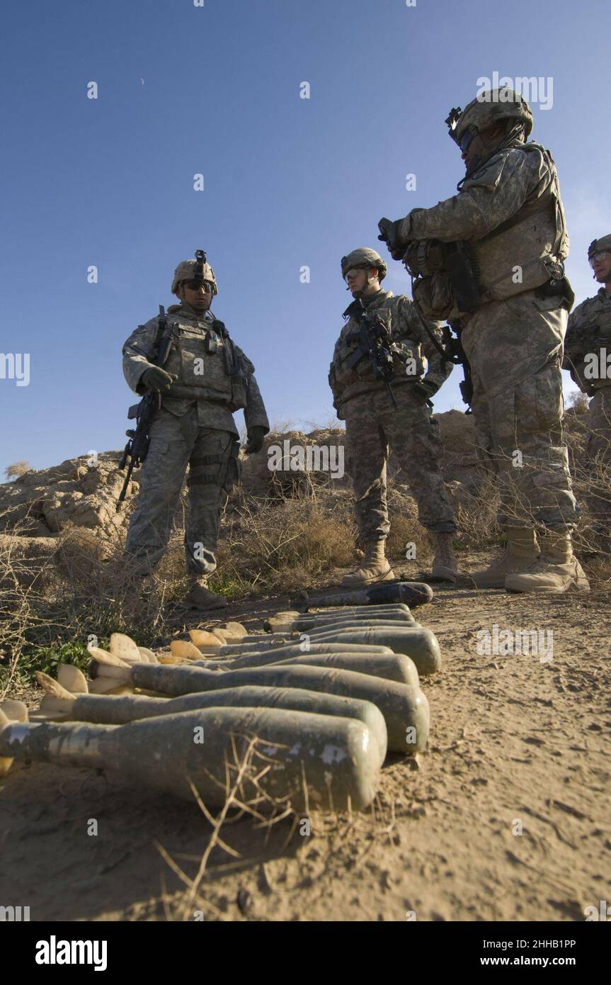 Soldiers in Baqubah Stock Photo - Alamy