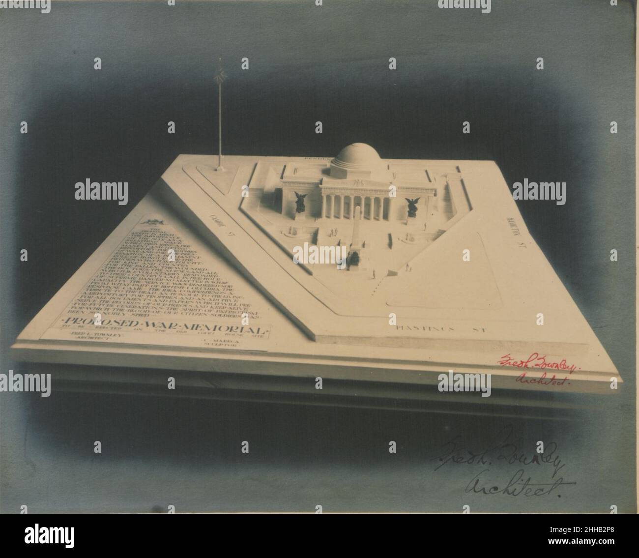 Soldiers war memorial Model (HS85-10-33394 Stock Photo - Alamy