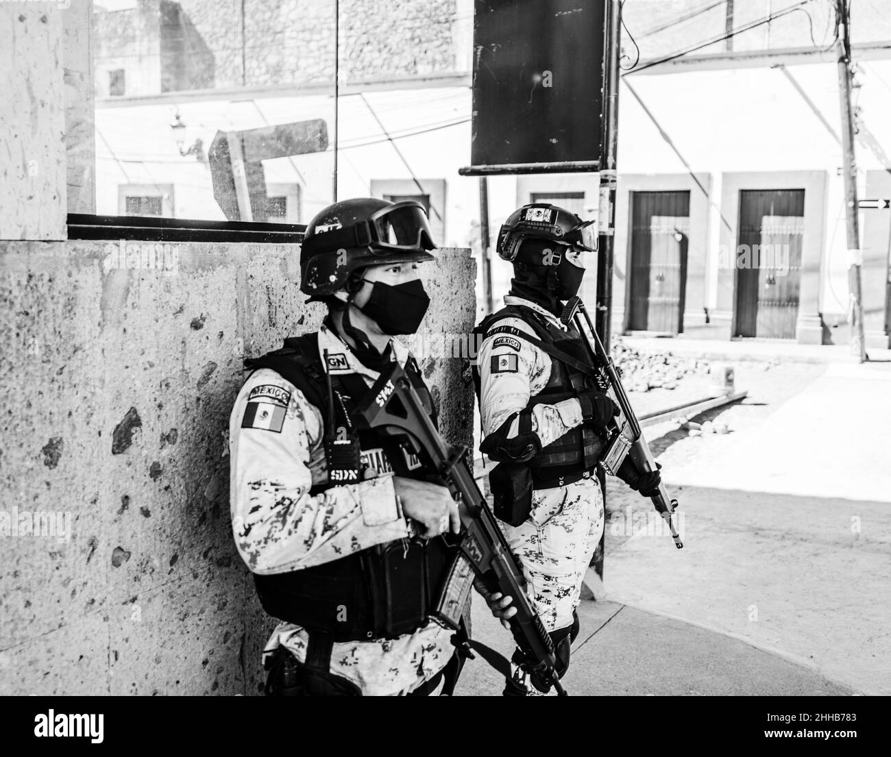 Mexico Armed Police Stock Photo - Alamy