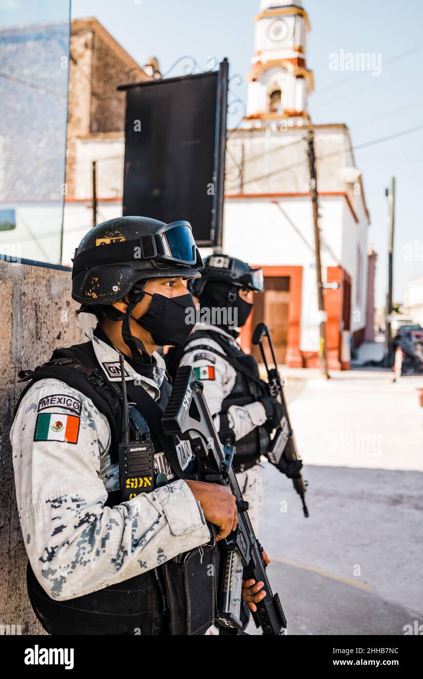 Mexico Armed Police Stock Photo - Alamy