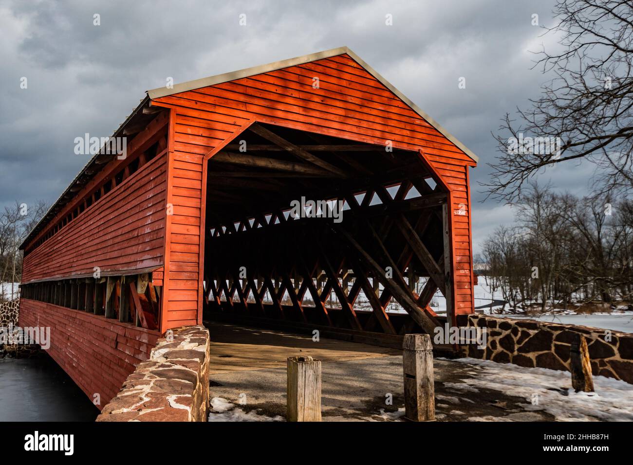 Haunted sachs covered bridge hi-res stock photography and images - Alamy