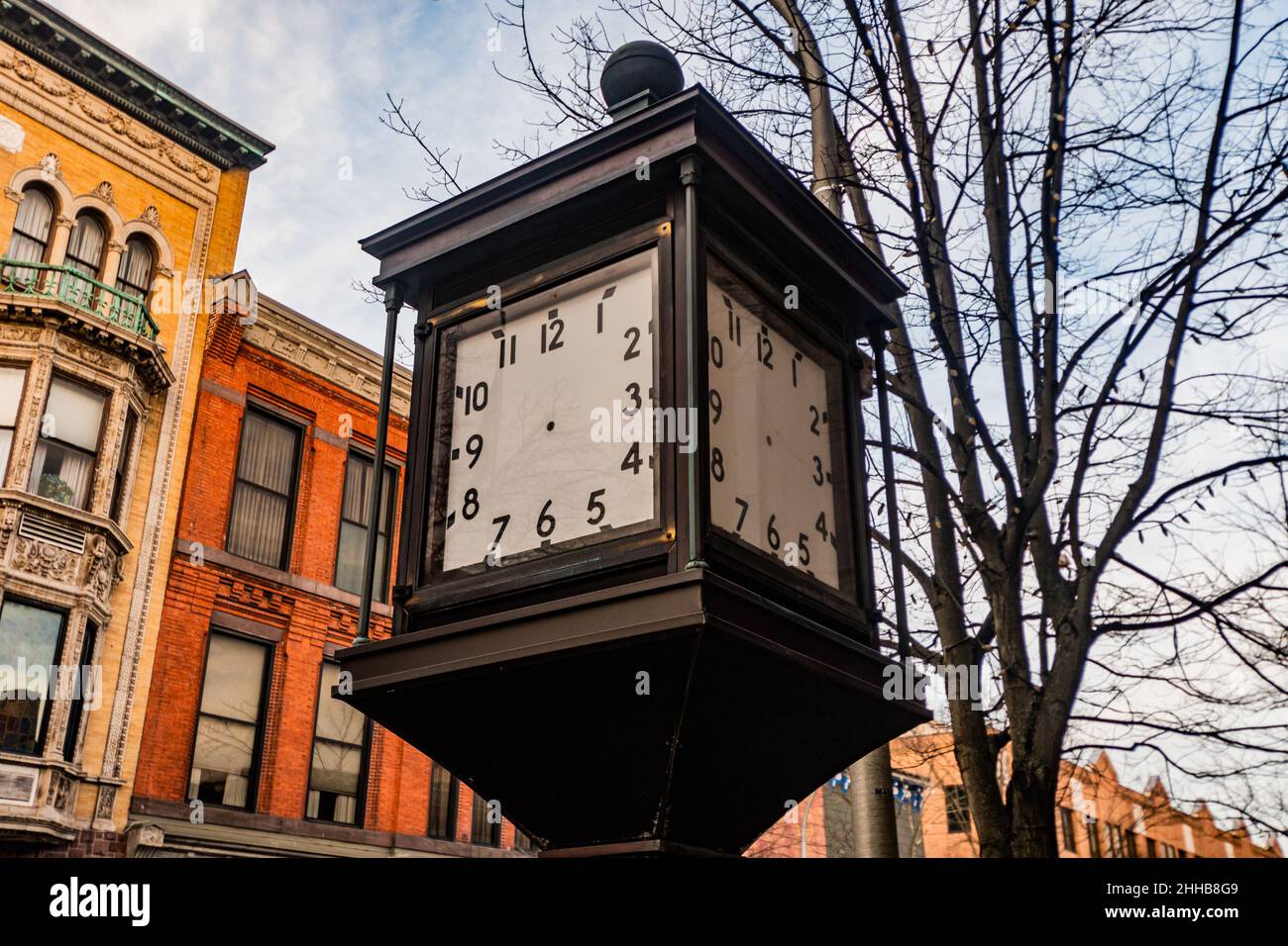 Clock without hands hi-res stock photography and images - Alamy