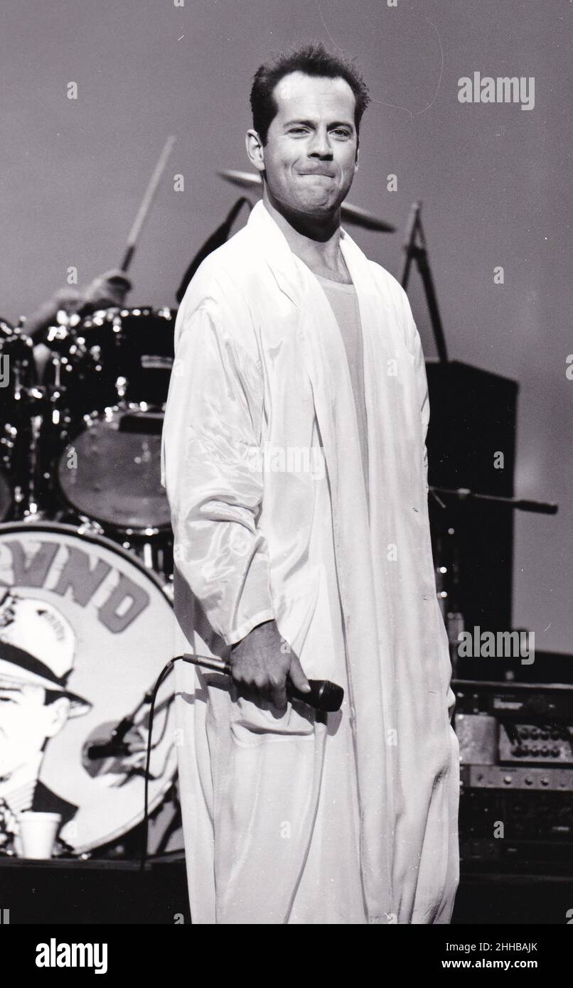 Bruce Willis performs on stage circa 1987 Credit: Ron Wolfson / Rock ...