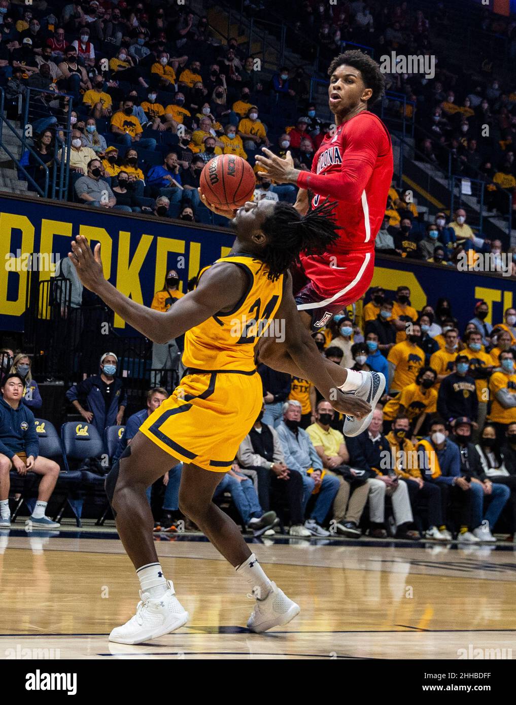 January 23 2022 Berkeley, CA U.S.A. Arizona guard Justin Kier (5) goes ...