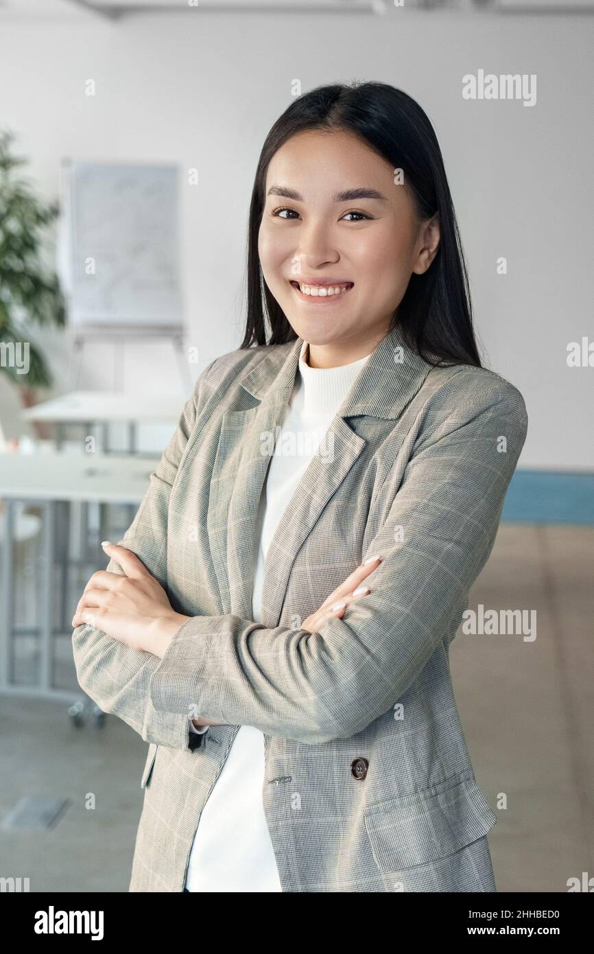 Young woman portrait asian japanese hi-res stock photography and images ...