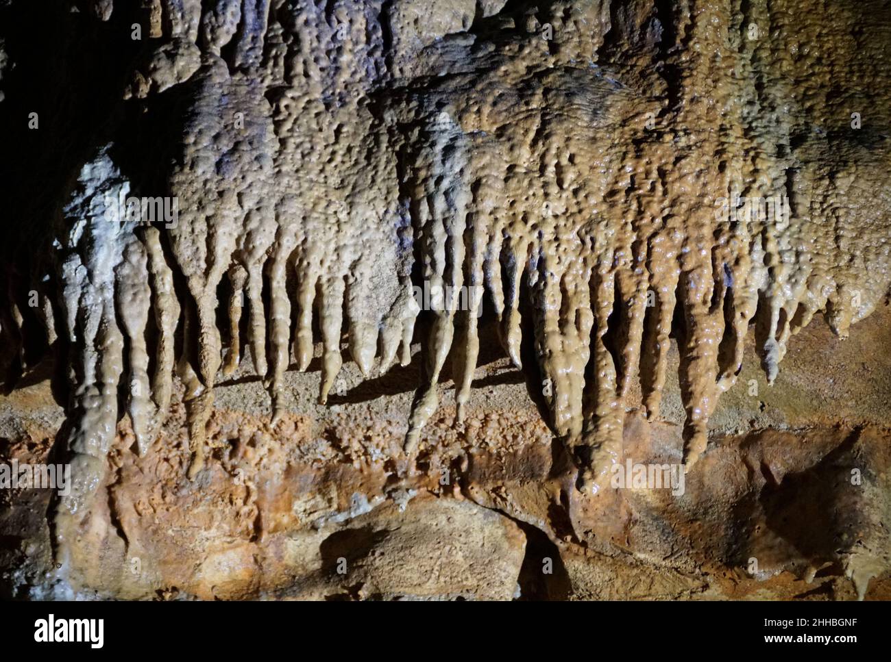 Beautiful rock formations inside of Diamond Cave at Mammoth Cave ...