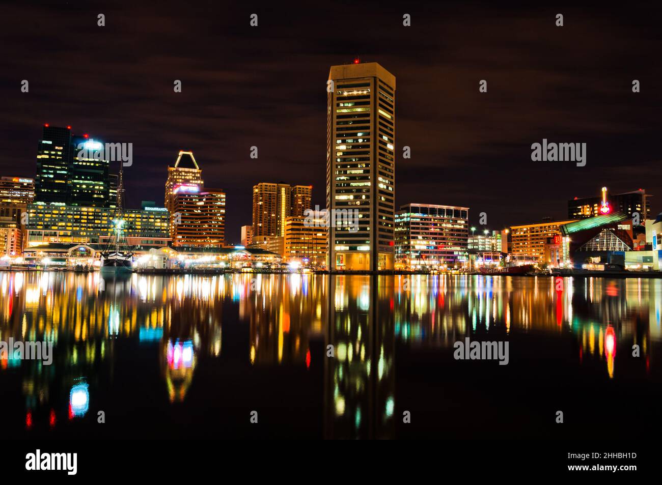 Baltimores harbor skyline hi-res stock photography and images - Alamy