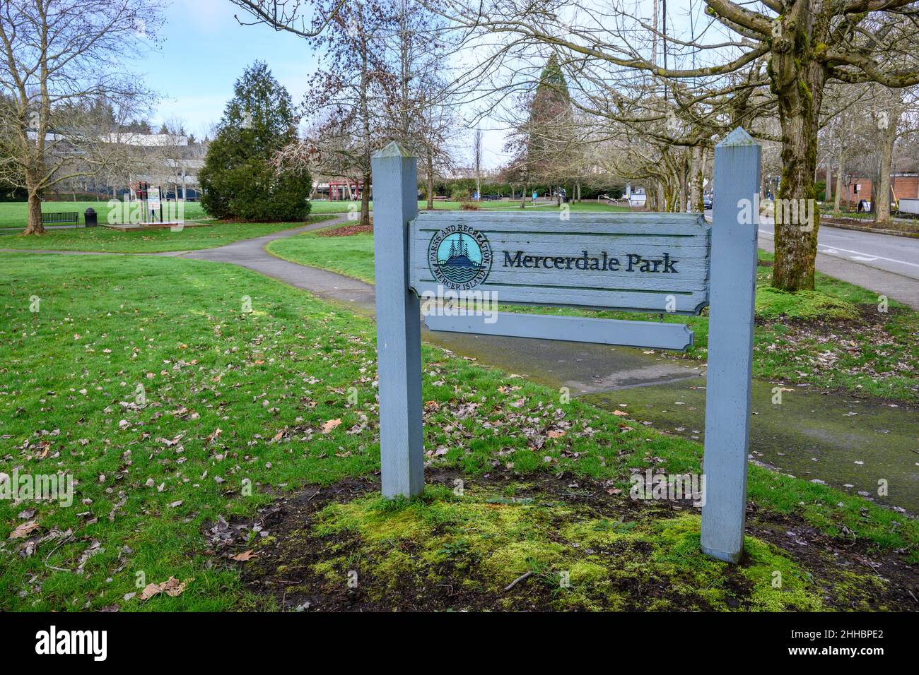 MERCER ISLAND, WA, USA – JANUARY 22, 2022: Downtown Mercer Island ...