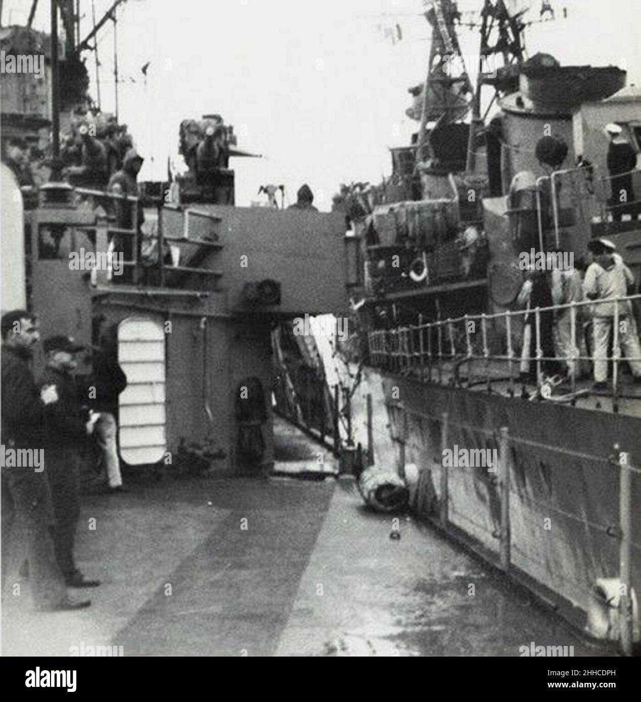 Soviet destroyer Besslednyy (022) collides with the US Navy destroyer ...