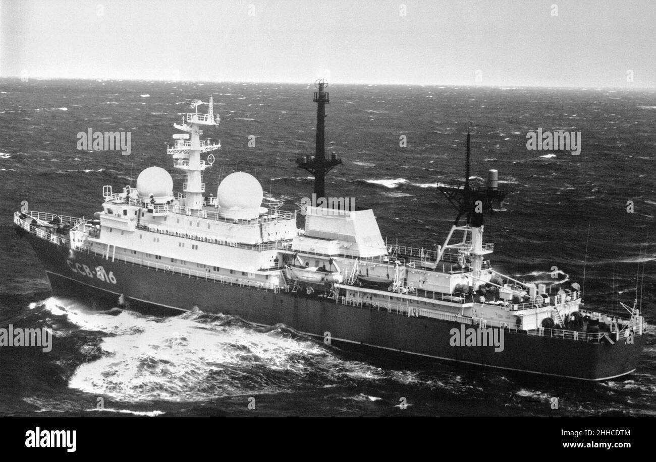 Soviet Balzam SIGINT ship SSV-516 Stock Photo - Alamy