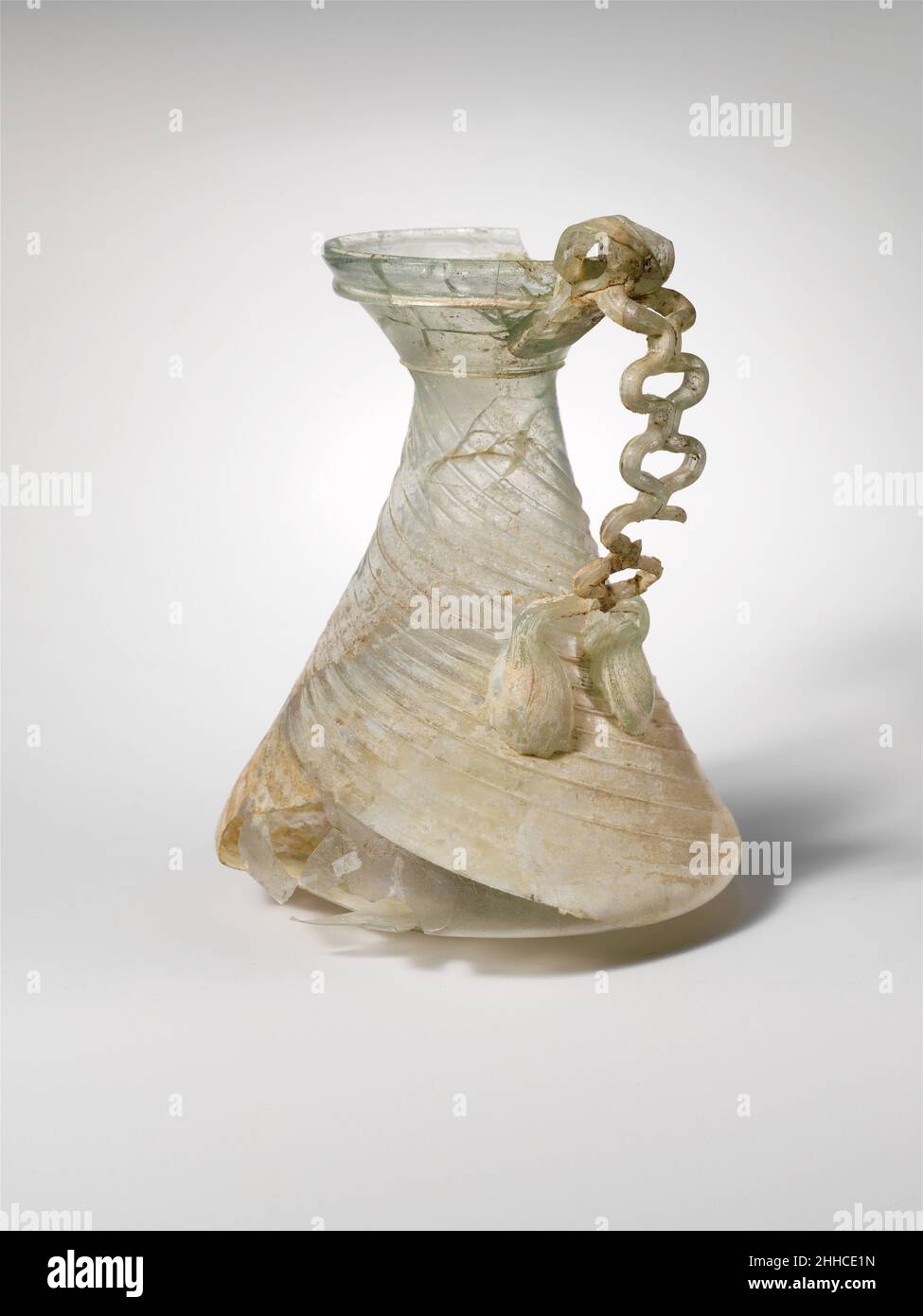 Tall central loop handle hi-res stock photography and images - Alamy