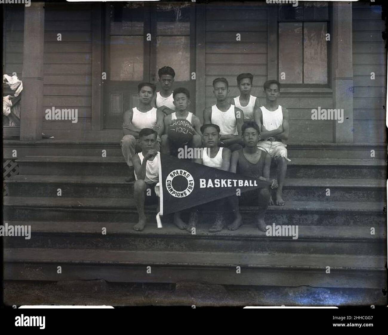 Sparks basketball hi-res stock photography and images - Alamy