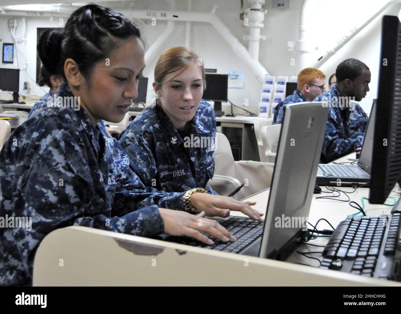 SPAWAR trains Boxer ITs 130723 Stock Photo - Alamy