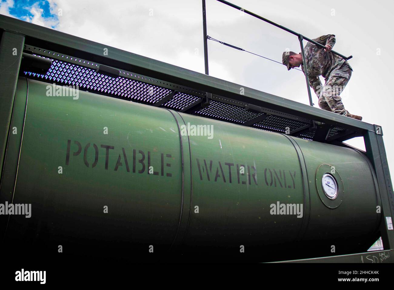 Honolulu, Hawaii, USA. 12th Jan, 2022. U.S. Army Capt. Wesley Becker ...