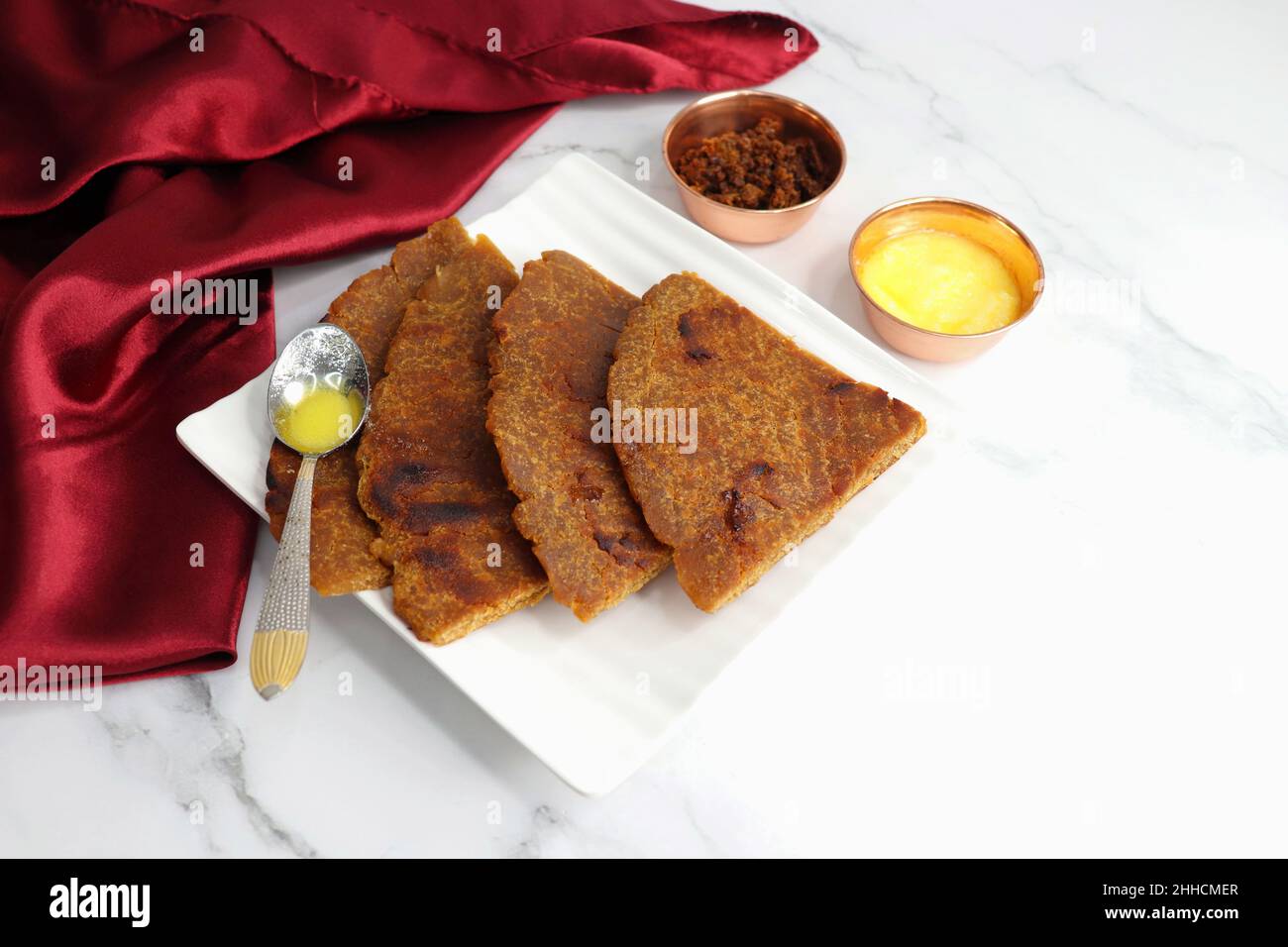 Gud ki roti hi-res stock photography and images - Alamy