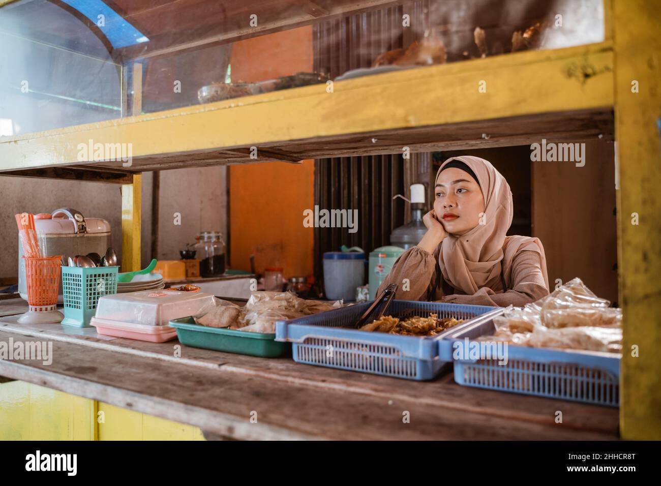 Young entrepreneurs food hi-res stock photography and images - Alamy