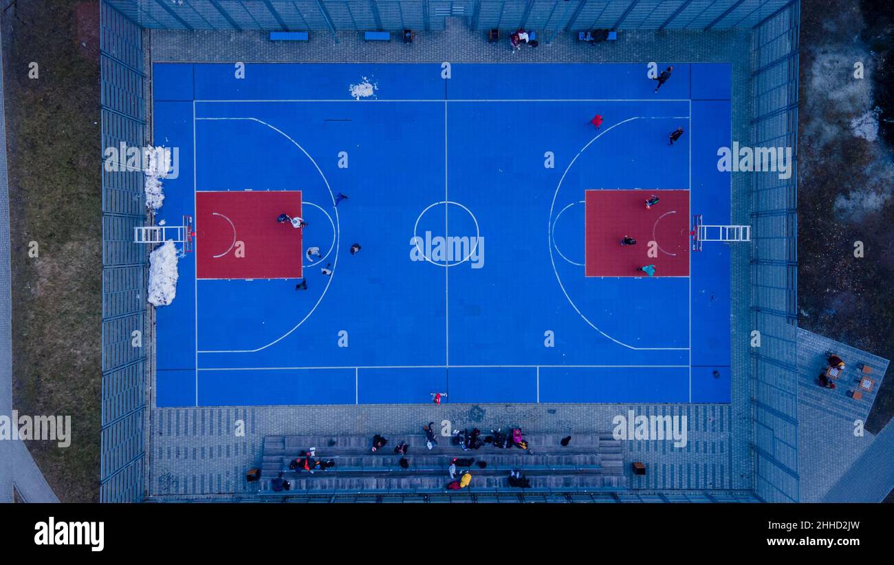 Indoor basketball court above hi-res stock photography and images - Alamy
