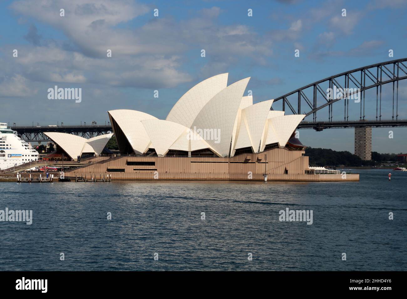 Sydney view of the world famous Opera House Stock Photo - Alamy
