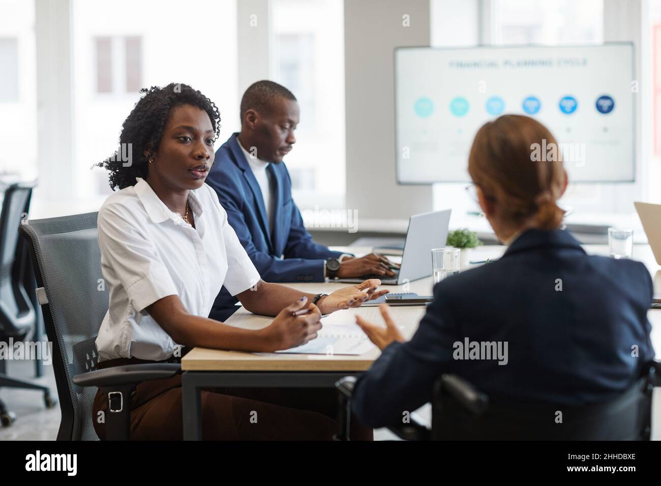 Business person speaking to group hi-res stock photography and images ...