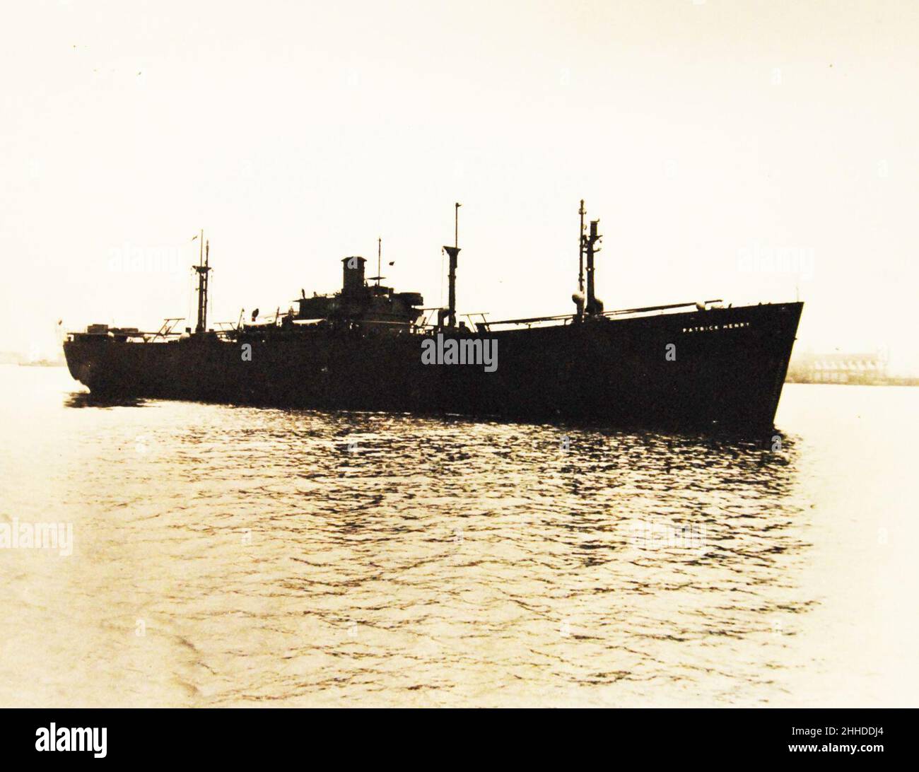 SS Patrick Henry on maiden voyage, 27 September 1941 (26580983150 Stock ...