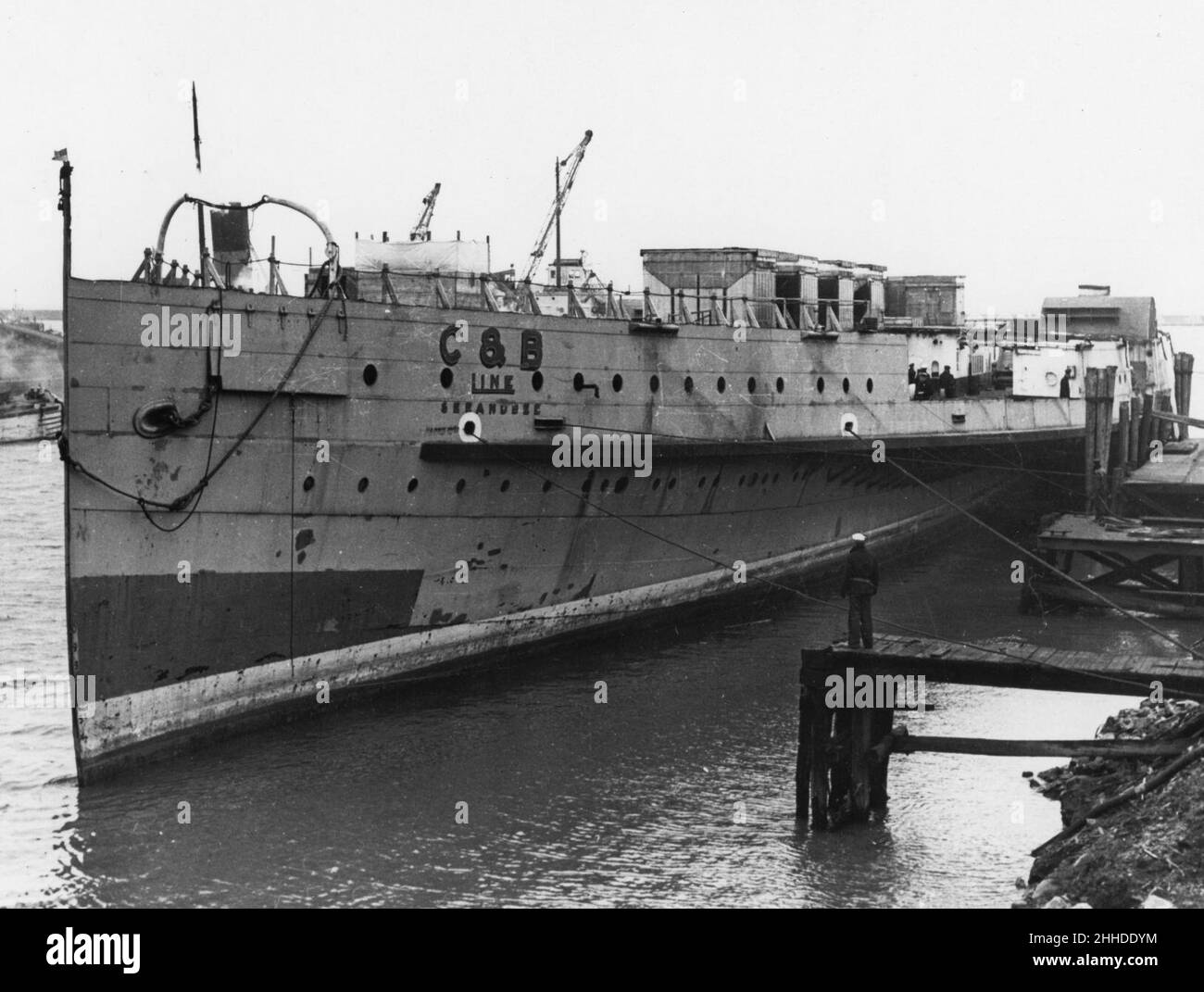 SS Seeandbee being converted into USS Wolverine (IX-64) at Buffalo (USA ...