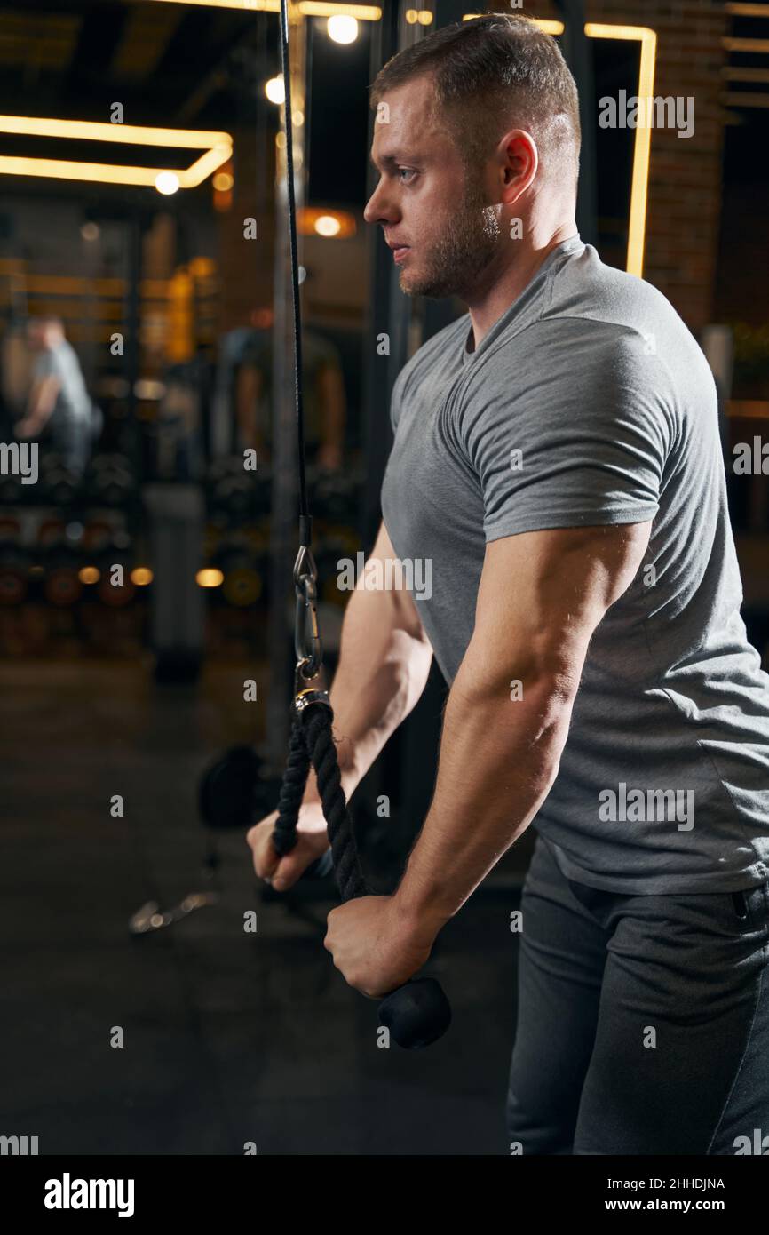 Cable machine gym hi-res stock photography and images - Alamy