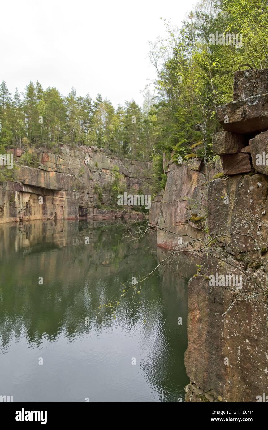 Rock trees and water hi-res stock photography and images - Alamy