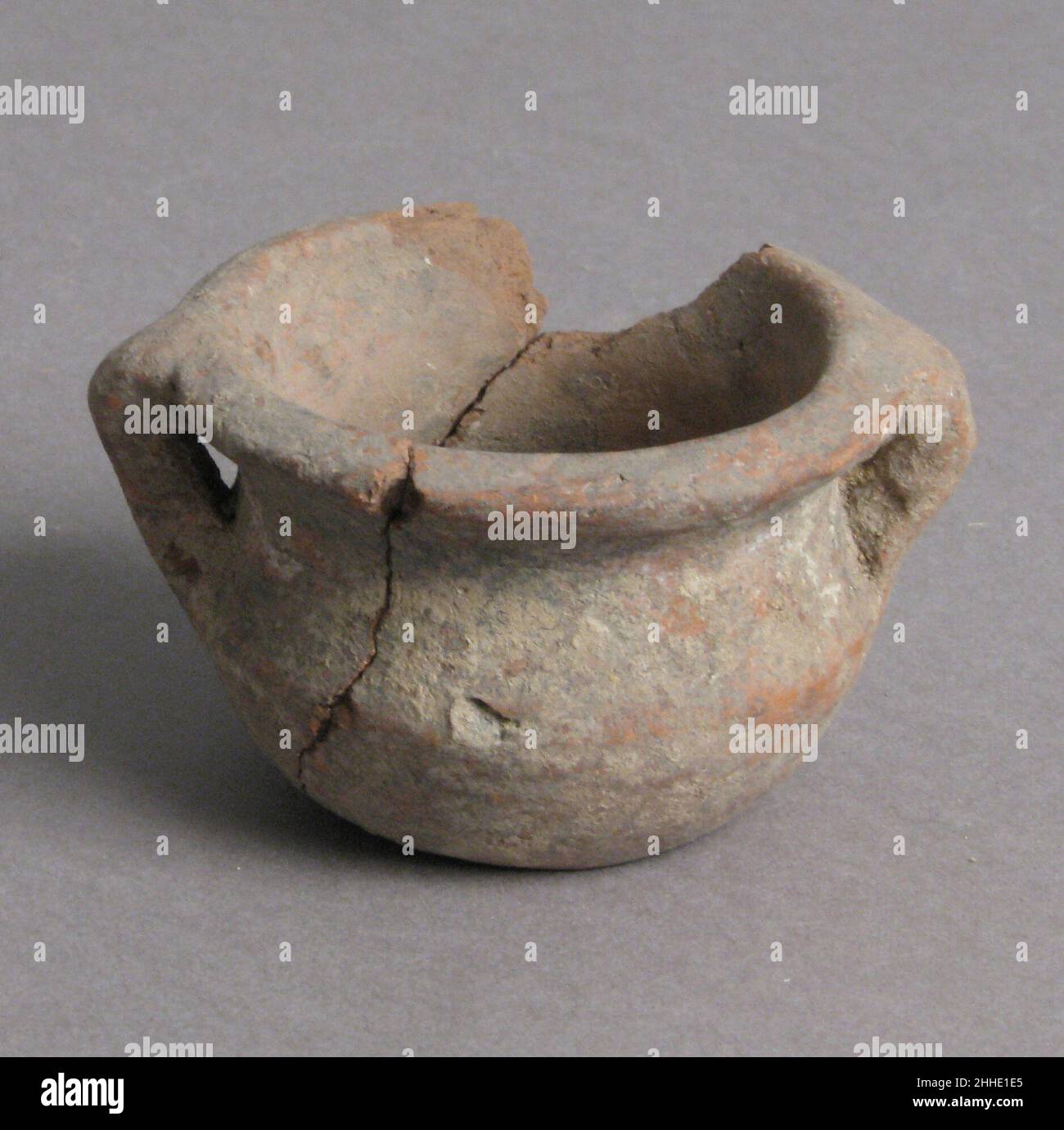 Two handled pot hi-res stock photography and images - Alamy
