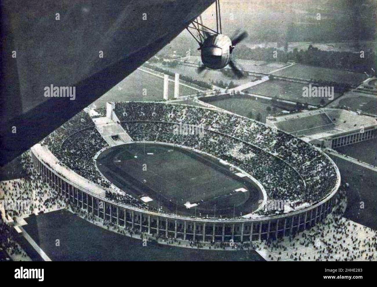 Stade Olympique de Berlin, août 1936, vu depuis 'l'Hindenburg' Stock ...
