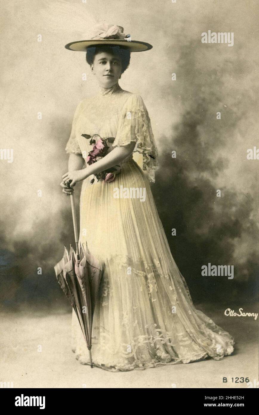 Stage actress Clara Bloodgood Stock Photo - Alamy
